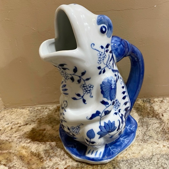 Baum Bros | Dining | Vintage Blue And White Frog Pitcher Vase ...